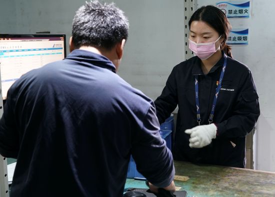 Liu Qiqi R Borrows Maintenance Tools Editorial Stock Photo - Stock ...