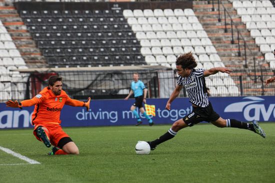 Amr Warda 8 Paok Cuesta 23 Editorial Stock Photo - Stock Image ...