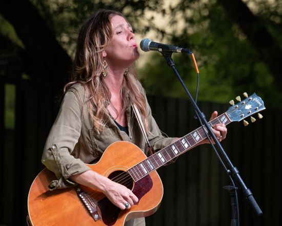 Kelley Mickwee Performs Concert Haute Spot Editorial Stock Photo ...