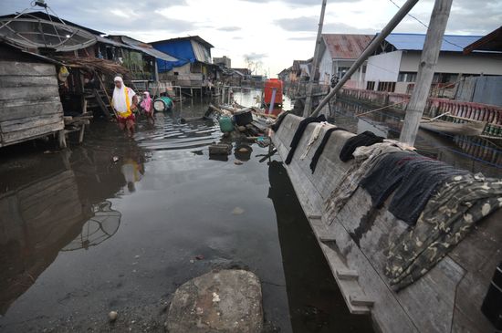 Mother Child Walking Between Houses That Editorial Stock Photo - Stock ...