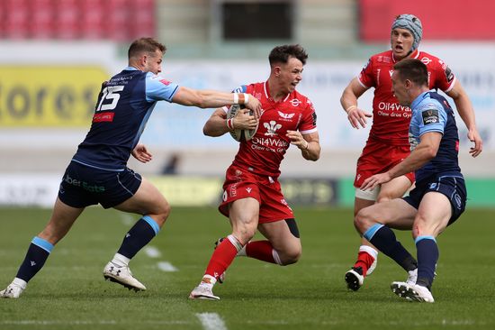 Tom Rogers Scarlets Tackled By Hallam Editorial Stock Photo - Stock ...