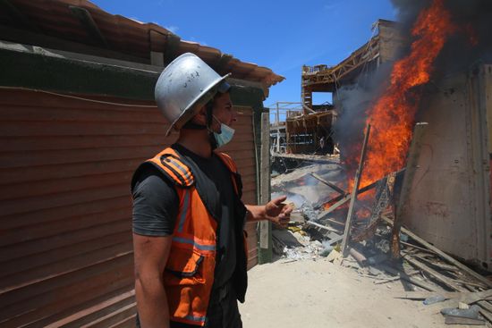 Palestinian Firefighter Rushes Extinguish Burning Shack Editorial Stock ...