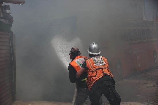 Palestinian Firefighter Rushes Extinguish Burning Shack Editorial Stock ...