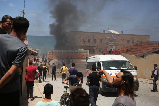 Palestinian Firefighter Rushes Extinguish Burning Shack Editorial Stock ...