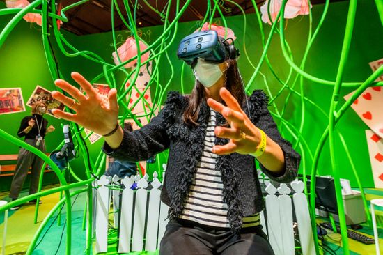 Virtual Reality Station Developed Collaboration Htc Editorial Stock ...