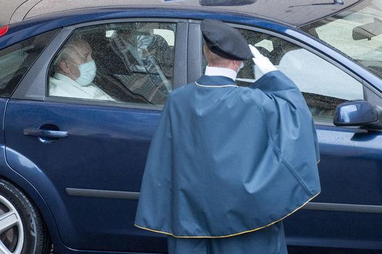 Pope Francis Arrives Wearing Mask He Editorial Stock Photo - Stock ...