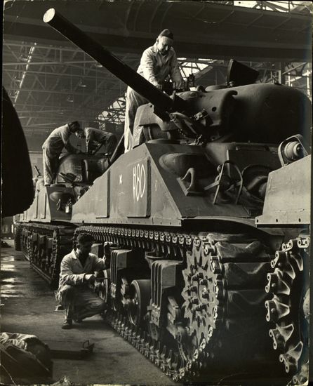 Men Fixing Army Tanks During World Editorial Stock Photo - Stock Image ...