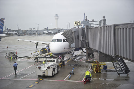Apron Aircraft Operations Baggage Servicing Gangway Editorial Stock ...