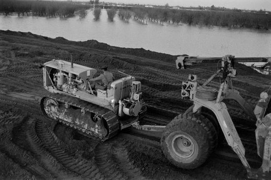 Man Operating Bulldozer After Floods Yuba Editorial Stock Photo - Stock ...