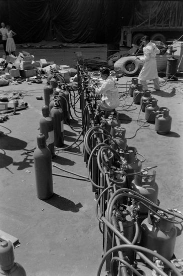 Men Working On Tank Containers Fumigation Editorial Stock Photo - Stock ...