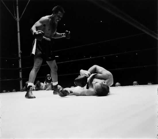 Archie Moore Punching Against Bobo Olson Editorial Stock Photo - Stock ...