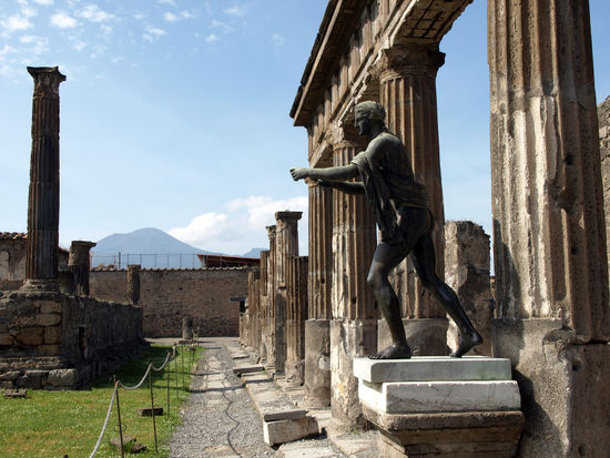 Statue Apollo Vesuvius Behind Temple Apollo Editorial Stock Photo ...