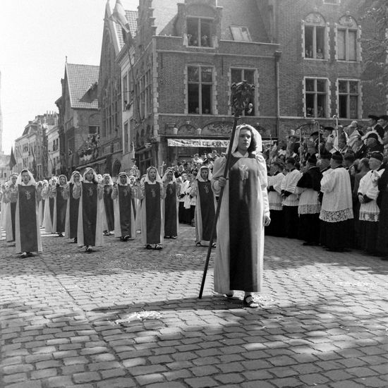 Women Wearing Veil During Procession Holy Editorial Stock Photo - Stock ...