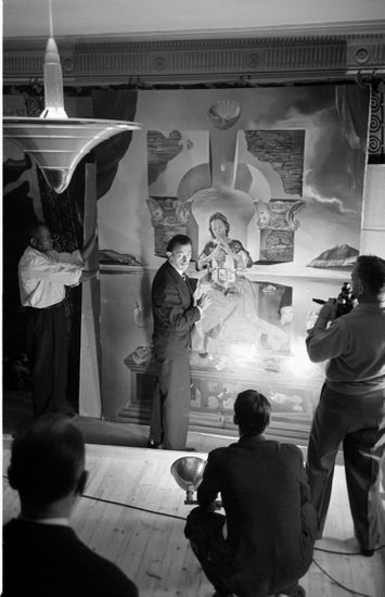 Salvador Dali Spanish Surrealist Artist Standing Editorial Stock Photo ...