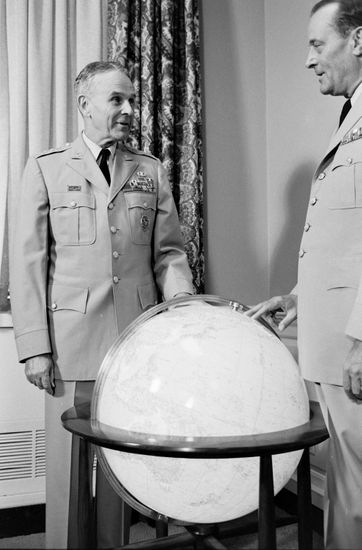 General Maxwell Taylor General Earle Wheeler Editorial Stock Photo ...