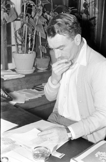 Boake Carter News Commentator On Radio Editorial Stock Photo - Stock ...