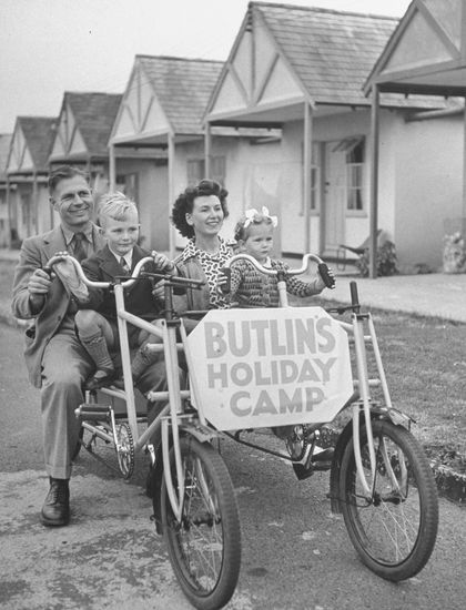 People Riding Bike Butlins Pwllheli Pwllheli Editorial Stock Photo ...