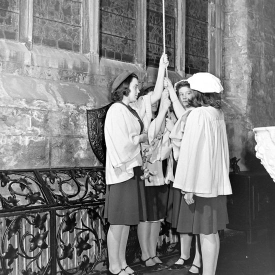Group Girls Holding Rope Pull Church Editorial Stock Photo - Stock ...