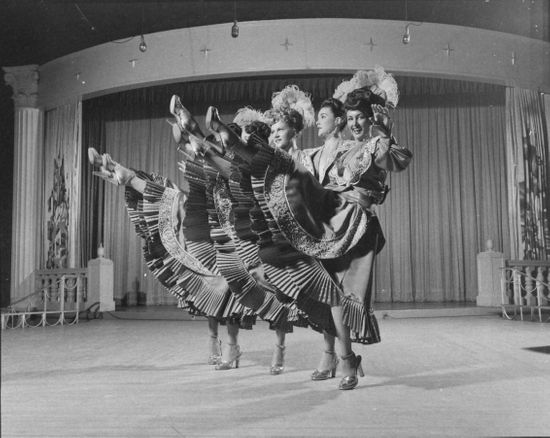 Women Performing On Stage Minskys Burlesque Editorial Stock Photo ...