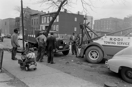 People Rodi Towing Service Ready Tow Editorial Stock Photo - Stock ...