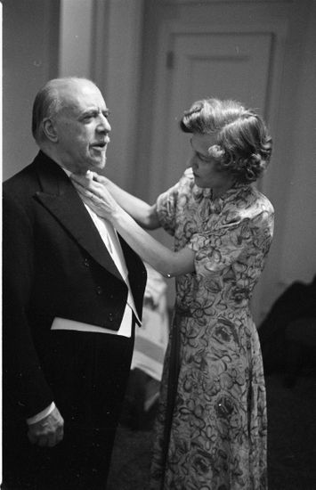 Thomas Beecham Lady Beecham Prepping Their Editorial Stock Photo ...