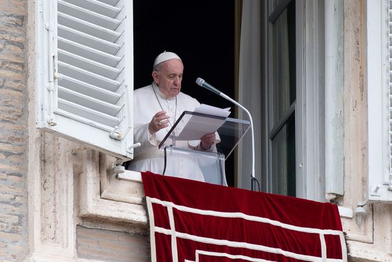 Pope Francis Waves Window Apostolic Palace Editorial Stock Photo ...