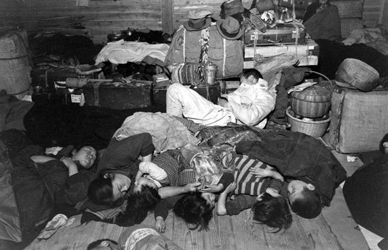 People Sleeping Together During Repatriation Japanese Editorial Stock ...