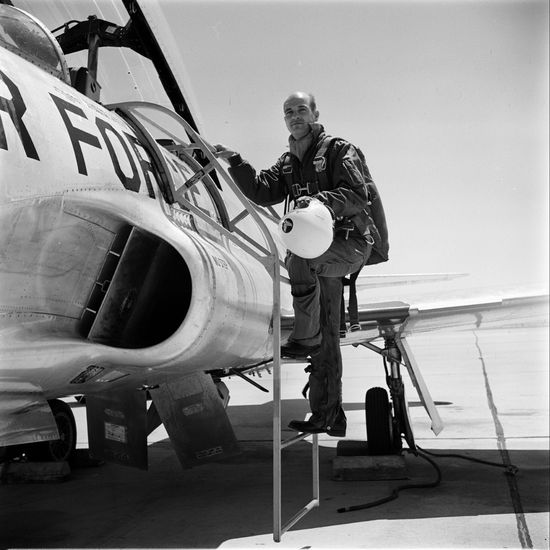 Man Alighting Bell X2 Aircraft March Editorial Stock Photo - Stock ...