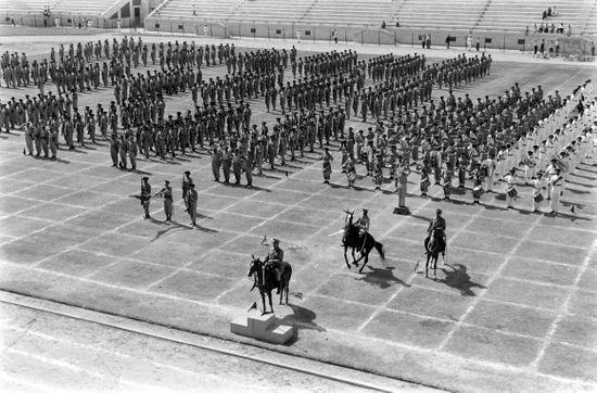 Soldiers Gathering Field During Retreat British Editorial Stock Photo ...