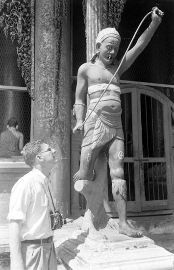 Man Staring Sculpture Kayin States Myanmar Editorial Stock Photo ...