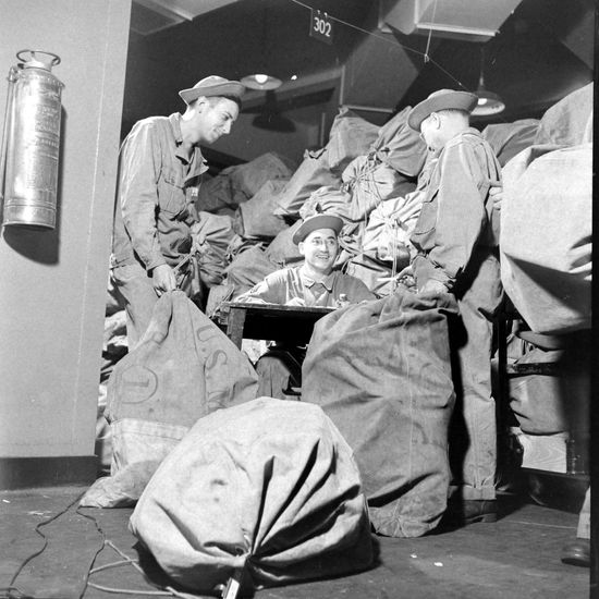 Men Carrying Sacks Embarkation United States Editorial Stock Photo ...