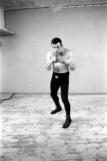 Swedish Heavyweight Boxer Ingemar Johansson Clenching Editorial Stock ...