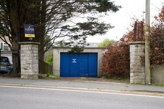Rundown Garage On Exclusive Sandbanks Peninsula Editorial Stock Photo ...