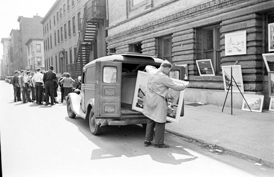 Man Carrying Painting Art Show Washington Editorial Stock Photo - Stock ...