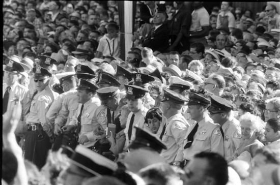 Crowd Gathering During Queen Elizabeth Ii Editorial Stock Photo - Stock ...