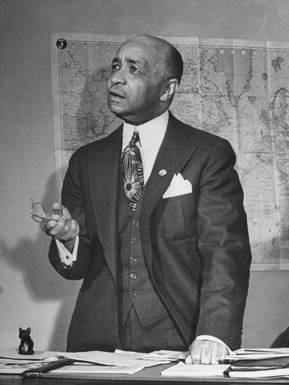 Newspaper Editor Ira Lewis Working His Editorial Stock Photo - Stock ...