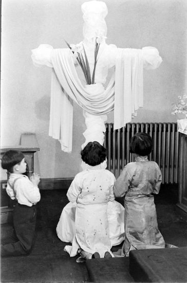Children Praying On Cross San Francisco Editorial Stock Photo - Stock ...
