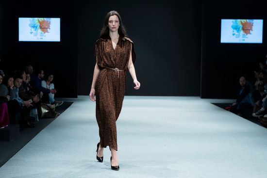 Model Walks Runway Istanbul Textile Apparel Editorial Stock Photo ...