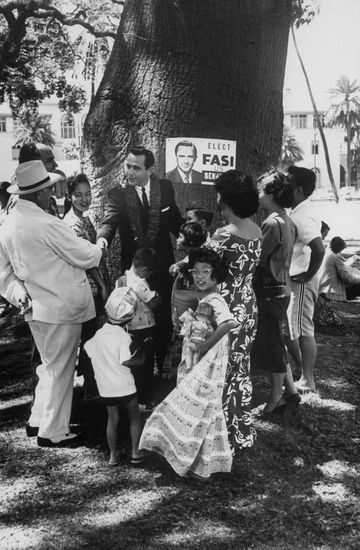 Hawaiian Politico Frank Fasi Cl Campaigning Editorial Stock Photo ...