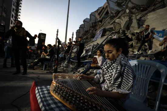 Palestinian Singers Perform On Rubble Building Editorial Stock Photo ...