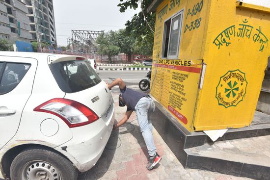 Worker Test Pollution Checking Centre Valid Editorial Stock Photo ...