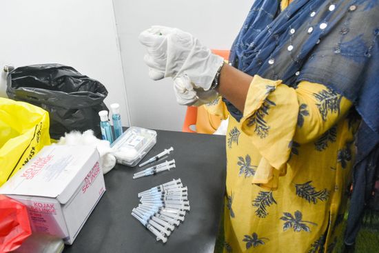 Health Worker Preparing Doses Covishield Vaccine Editorial Stock Photo ...