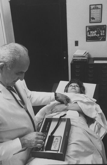 Heart Specialist Dr Adrian Kantrowitz Checks Editorial Stock Photo ...