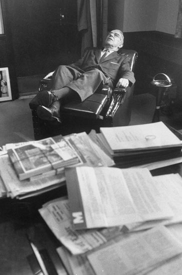 Mayor William B Hartsfield Resting Back Editorial Stock Photo - Stock ...