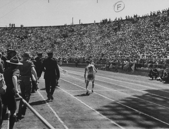 James Peters During Marathon Runcollapsing On Editorial Stock Photo ...
