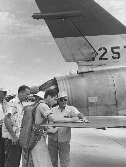 Test Pilot Scott Crossfield 2r During Editorial Stock Photo - Stock ...