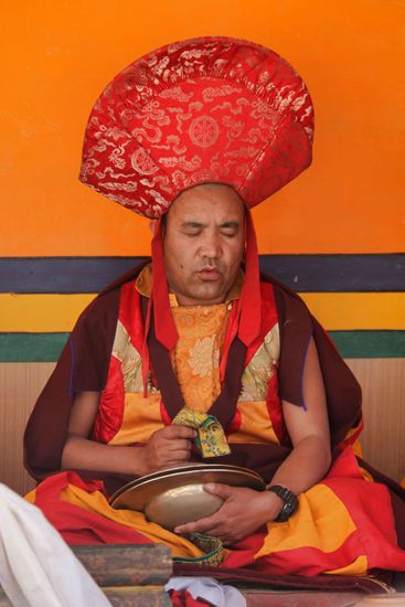 Senior Monk Clangs Cymbals Buddhist Monks Editorial Stock Photo - Stock ...