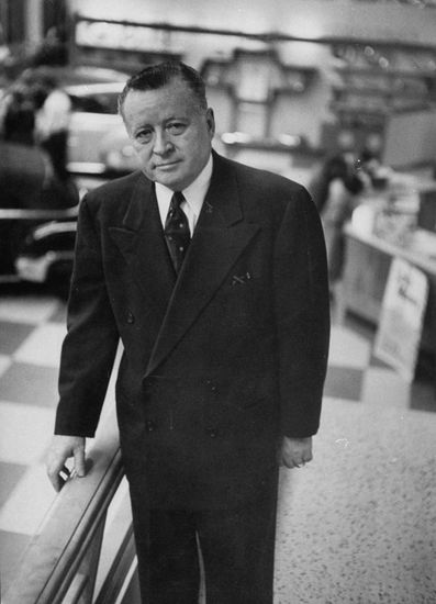 Gop Chairman Arthur E Summerfield Standing Editorial Stock Photo ...