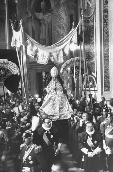 Pope Pius Xii C Being Carried Editorial Stock Photo - Stock Image ...