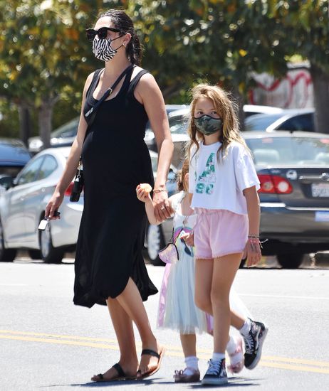Gal Gadot Her Daughters Alma Versano Editorial Stock Photo - Stock ...
